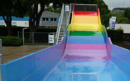 AQUARENA wide slides – huge fun for the whole family